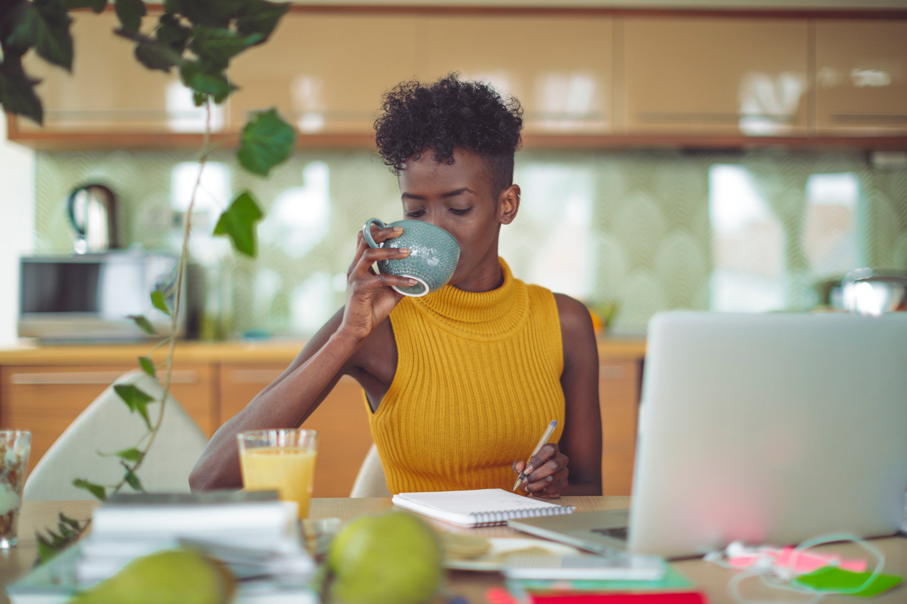 6 Amazing Benefits of Adding Adaptogenic Mushroom Powder to Coffee – Om ...